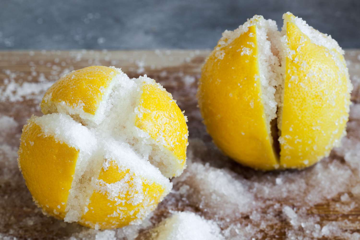 Grandma’s Secret: Salt on a Cross-Cut Lemon – Find Out What It’s For ...